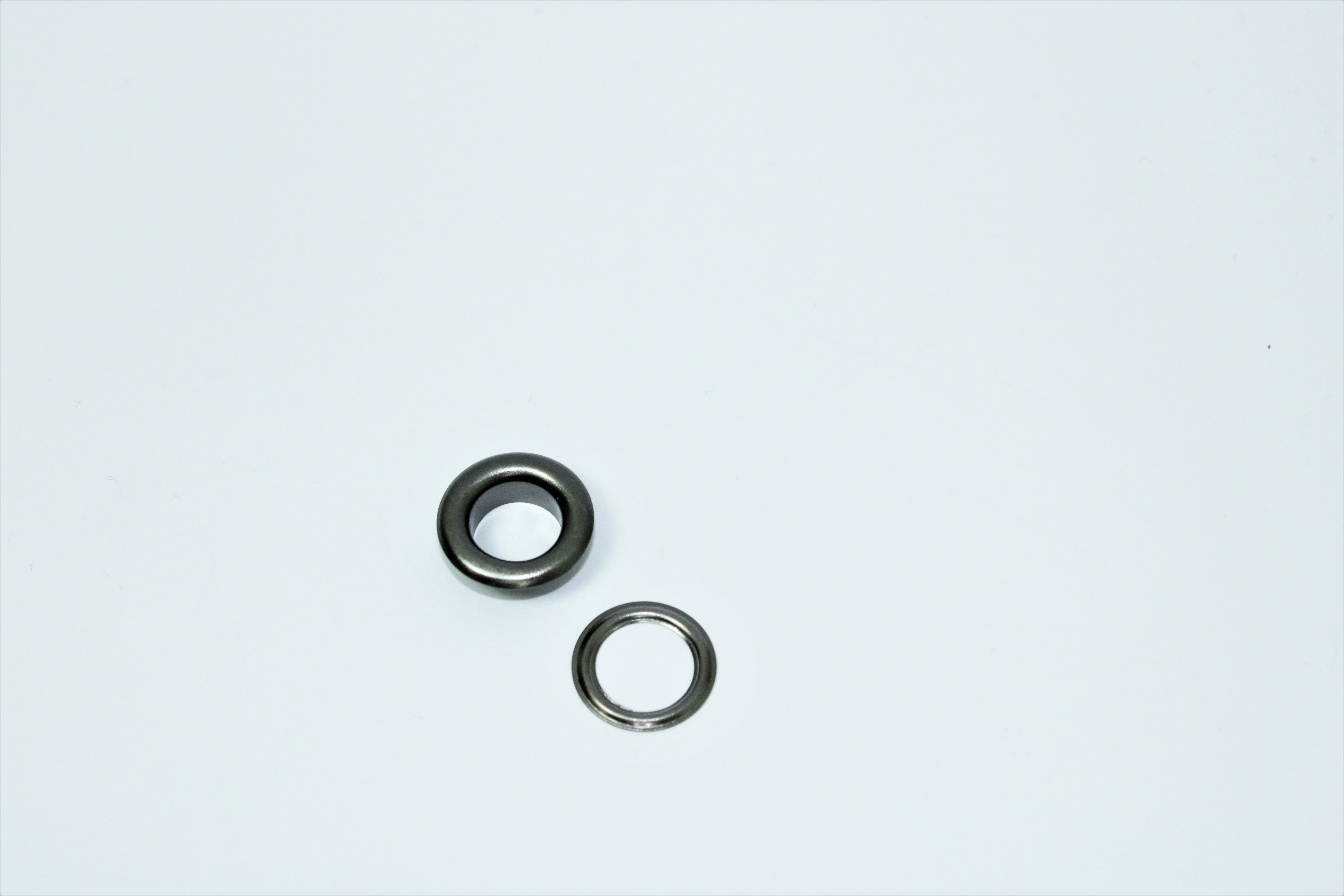 Bunte Ösen nähfrei mit Scheibe 8mm -schwarz metallic - Jules Stoffkiste